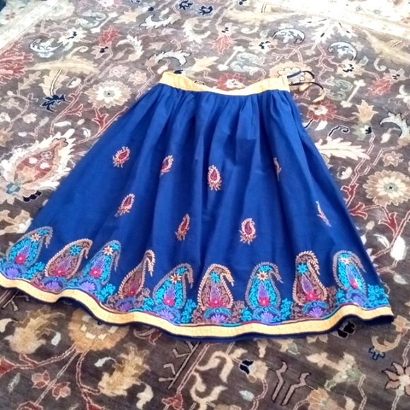 Communitie Francesca Bassi | Skirts | Communitie Marfa Francesca Bassi ...